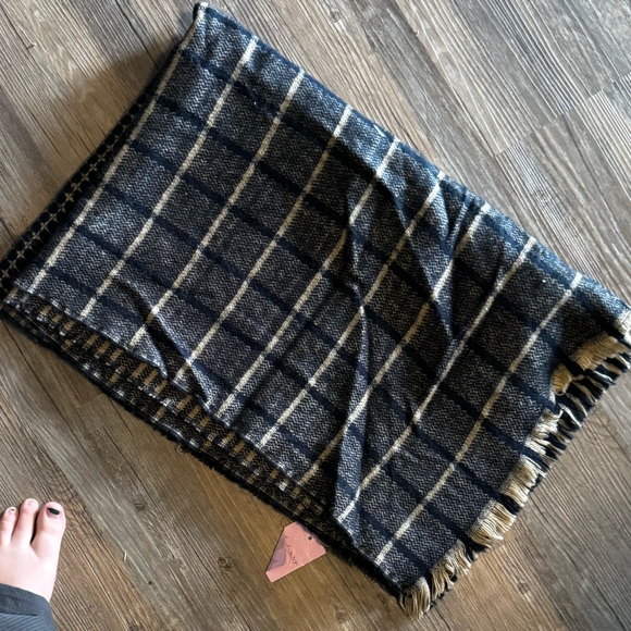 Accessories | Excellent Condition Different Pattern On Each Half Side ...